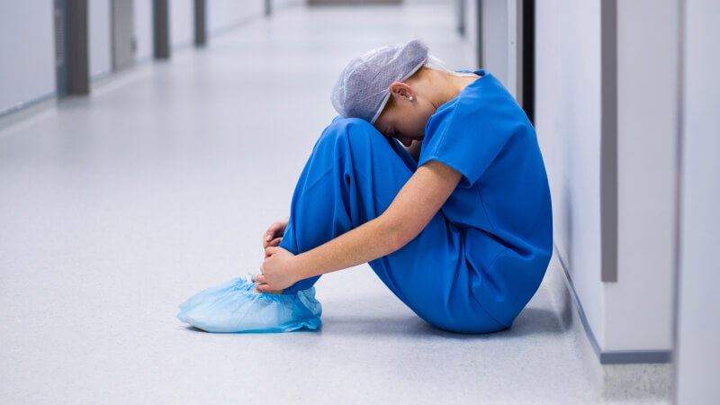 How Nurses And Retail Workers Can Prevent Foot Fatigue - FootGearLab